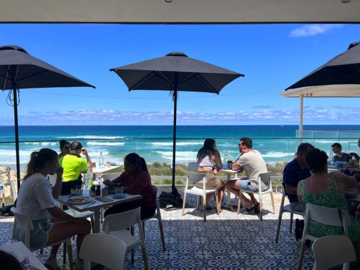 Soak Up The Sun at Elouera Beach - AdventureHQ | Travel